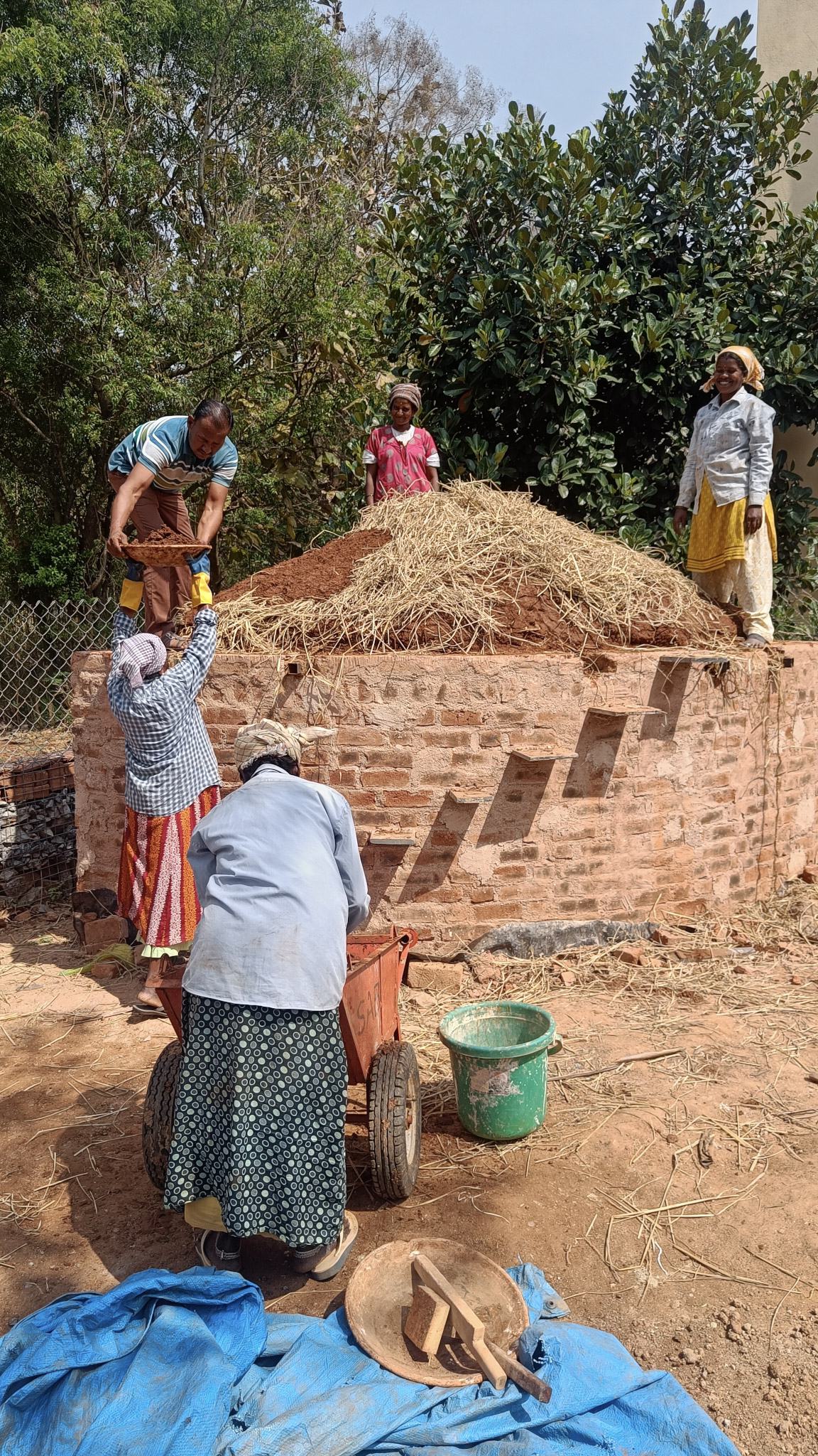 Keeping Building Traditions Alive: Masons Ink’s work with women masons ...